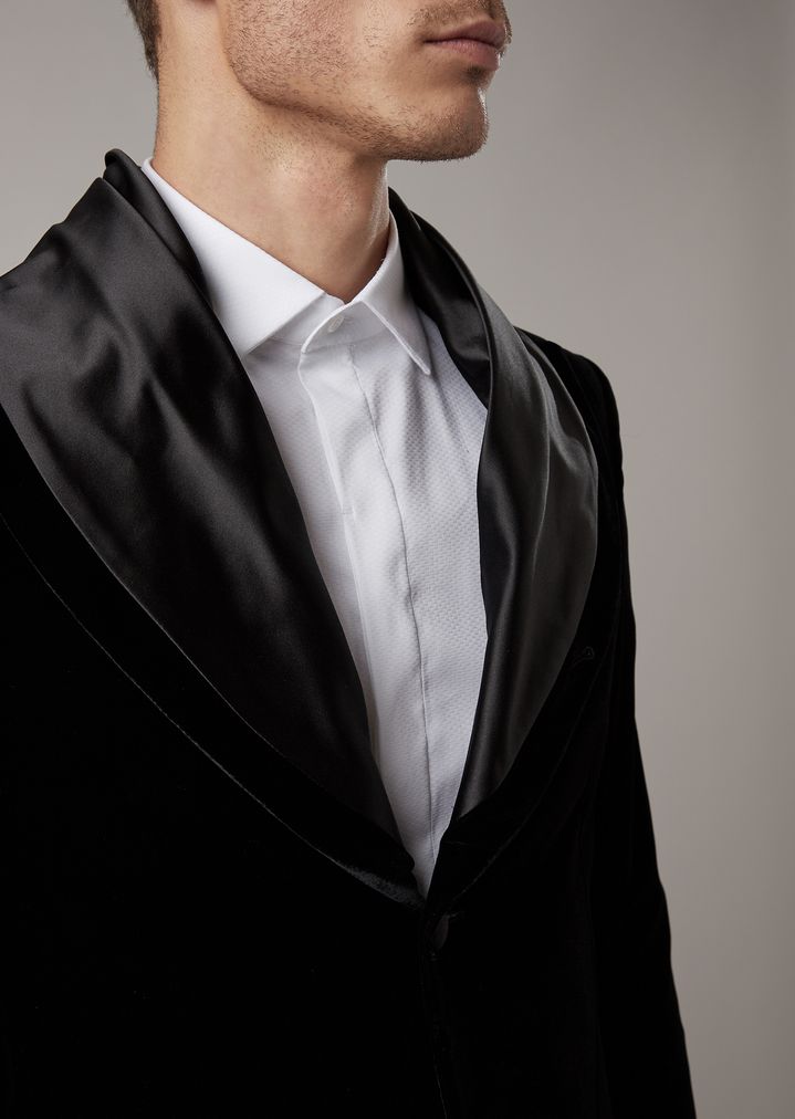 Giacca smoking Soho in velluto con revers in raso | Uomo | Giorgio Armani Giacca smoking Soho in velluto con revers in raso | Uomo | Giorgio Armani