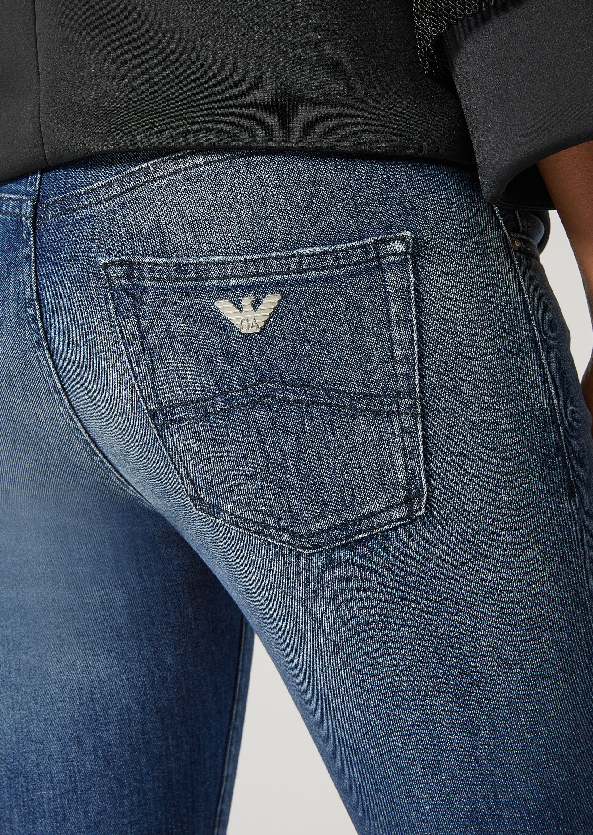 J34 cropped stonewashed jeans | Woman | Emporio Armani